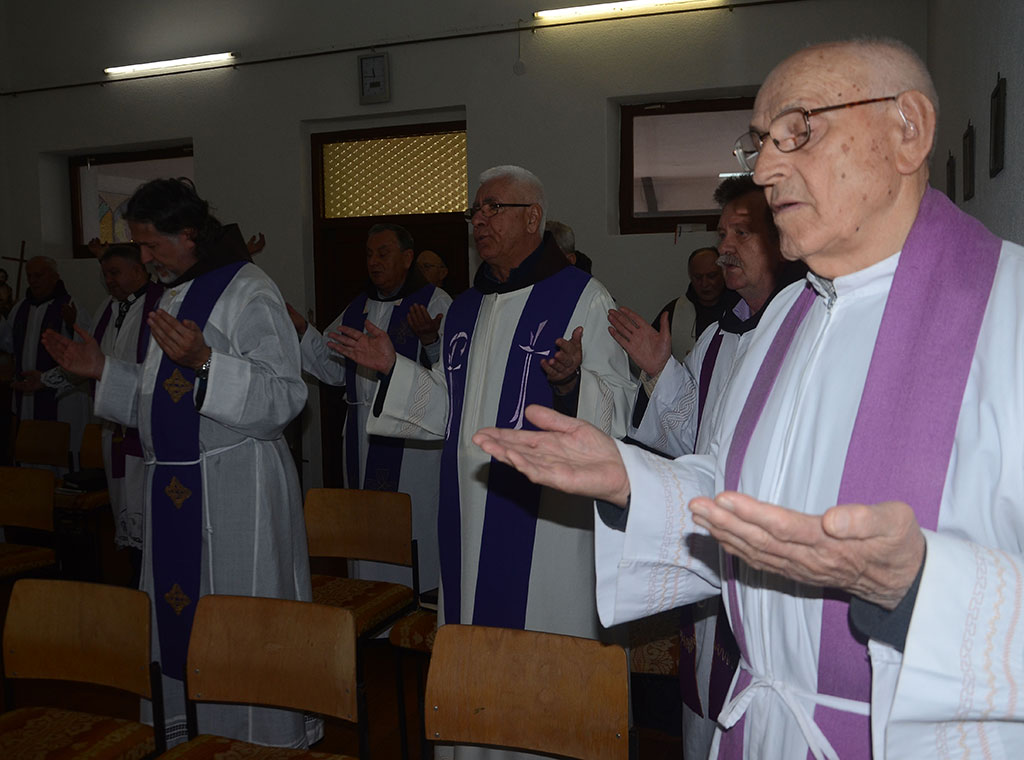 Započele duhovne vježbe za svećenike plehanskog kraja | Katolički tjednik