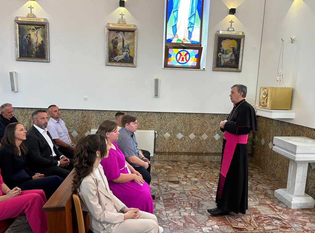 Krizma u Podkraju | Katolički tjednik