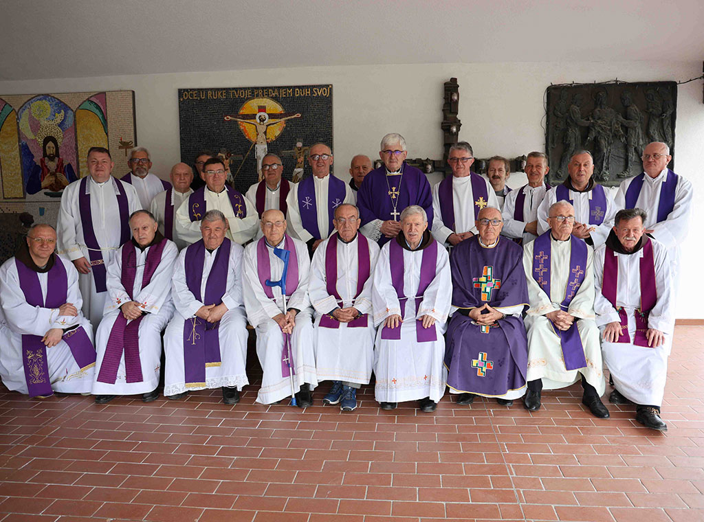 Biskup Majić predvodi duhovne vježbe na Plehanu | Katolički tjednik