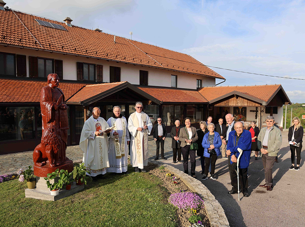 Blagoslov novog kipa Sv. Marka na Plehanu | Katolički tjednik