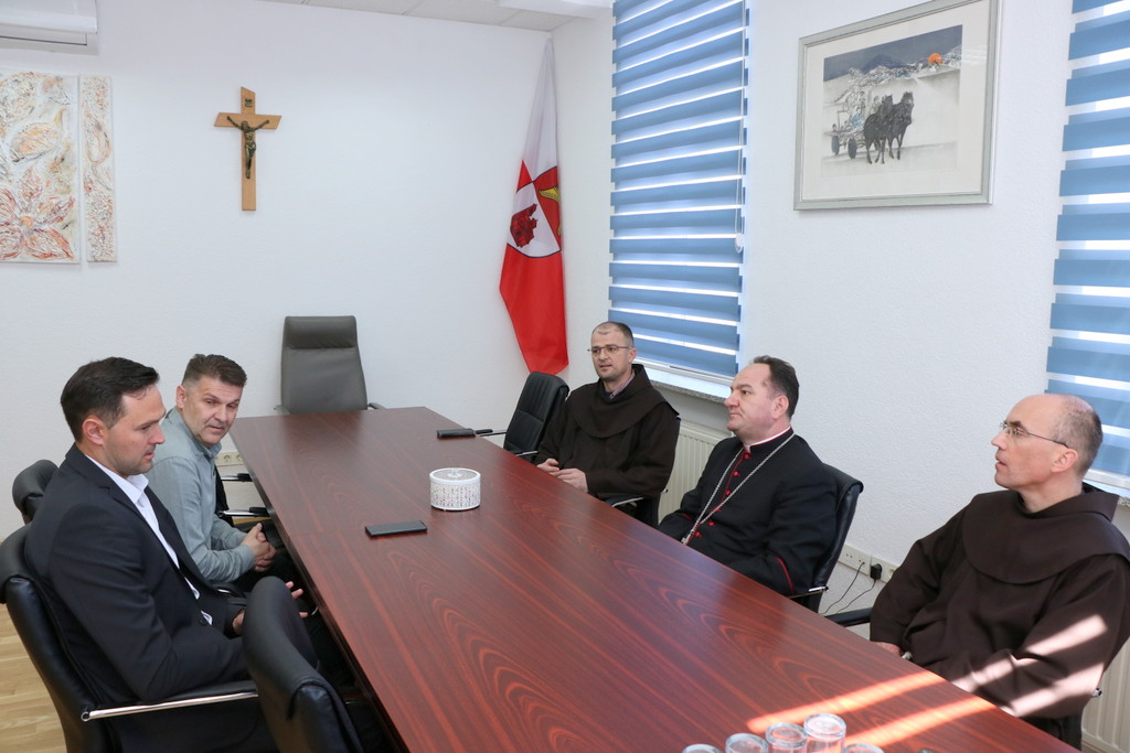 Biskup Palić susreo se s općinskim čelništvom | Katolički tjednik
