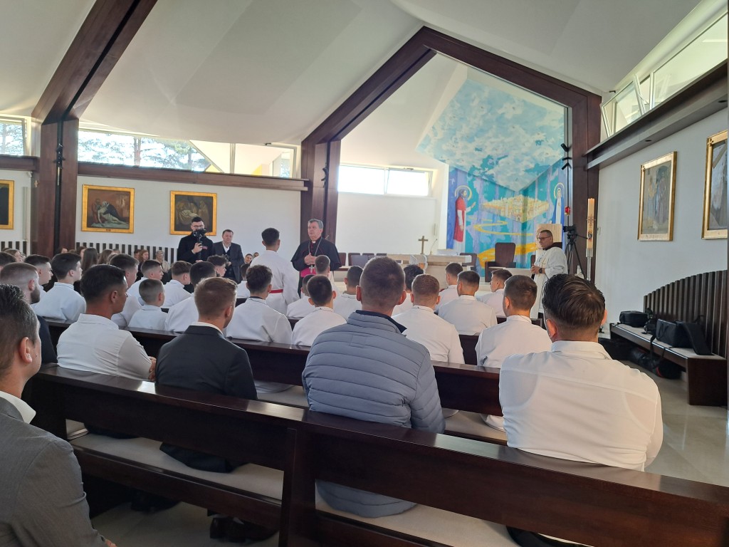 Krizma u župi Osova | Katolički tjednik