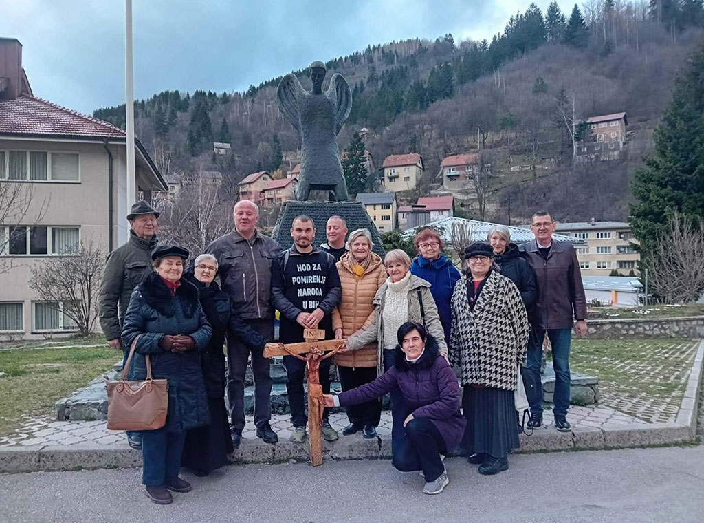 Hodočasnik mira posjetio Vareš, Stupni Dol i Borovicu | Katolički tjednik