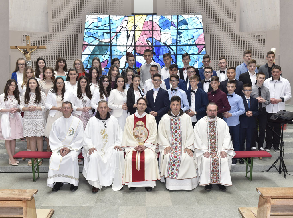 Krizma u župi Sv. Marije Anđeoske u Sesvetskoj Sopnici | Katolički tjednik